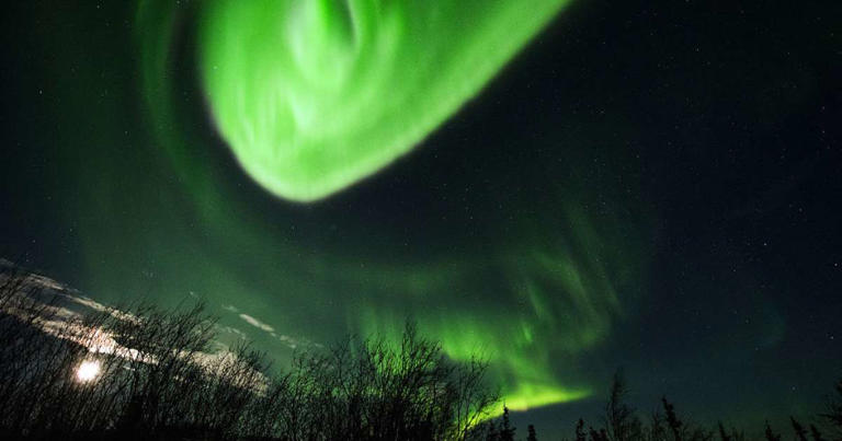 A powerful X-class solar flare just erupted from the sun—here's what to ...