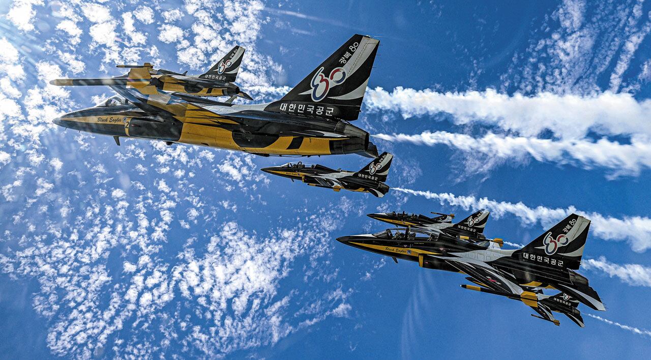 Black Eagles' first Japan stop, defense exchange with Japan Air Self ...