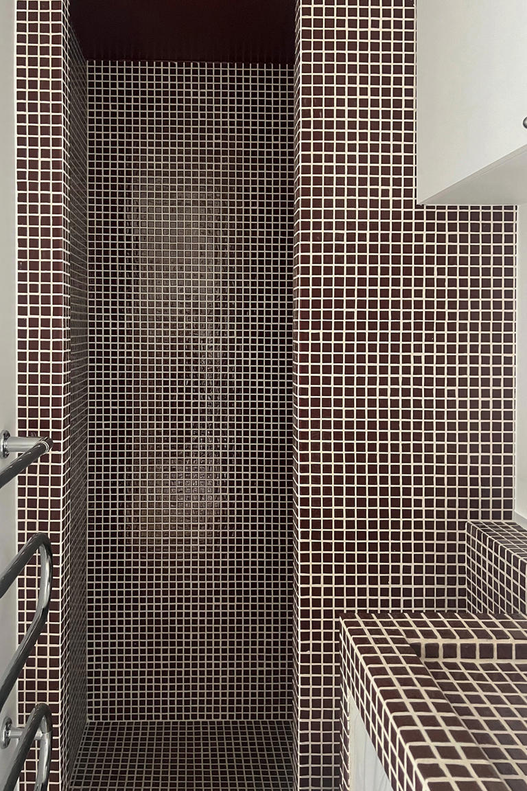 Before & after: This petite Parisian bathroom’s all-over-tile is made ...