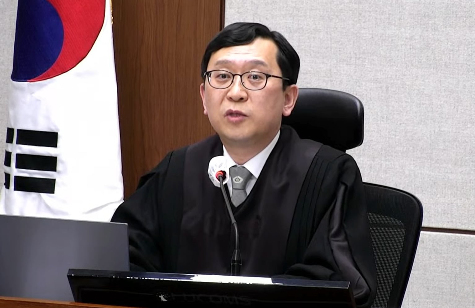 Han Duck-soo sentenced to 23 years for December 3 insurrection