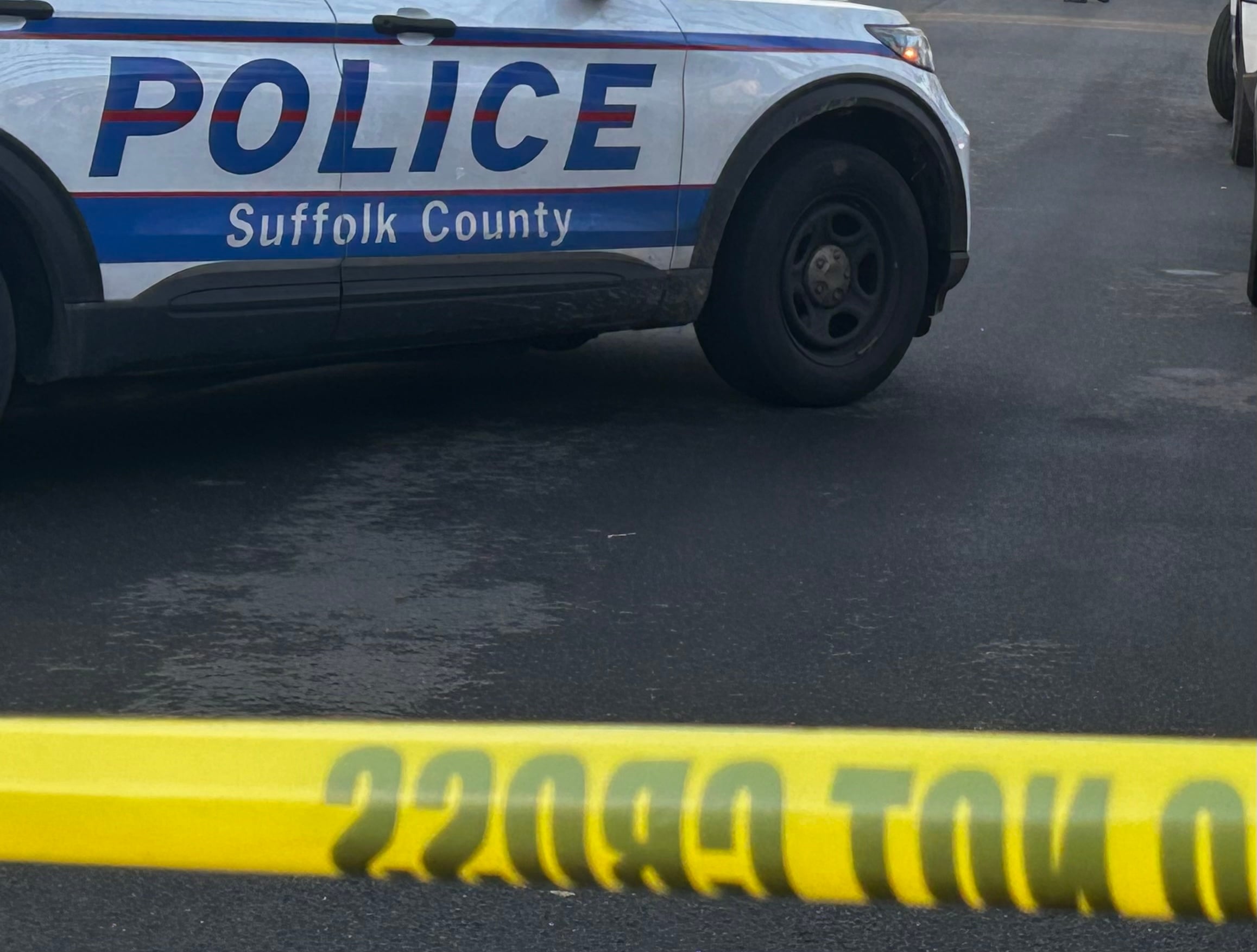 Gunman opens fire on group in Mastic Beach, wounds two