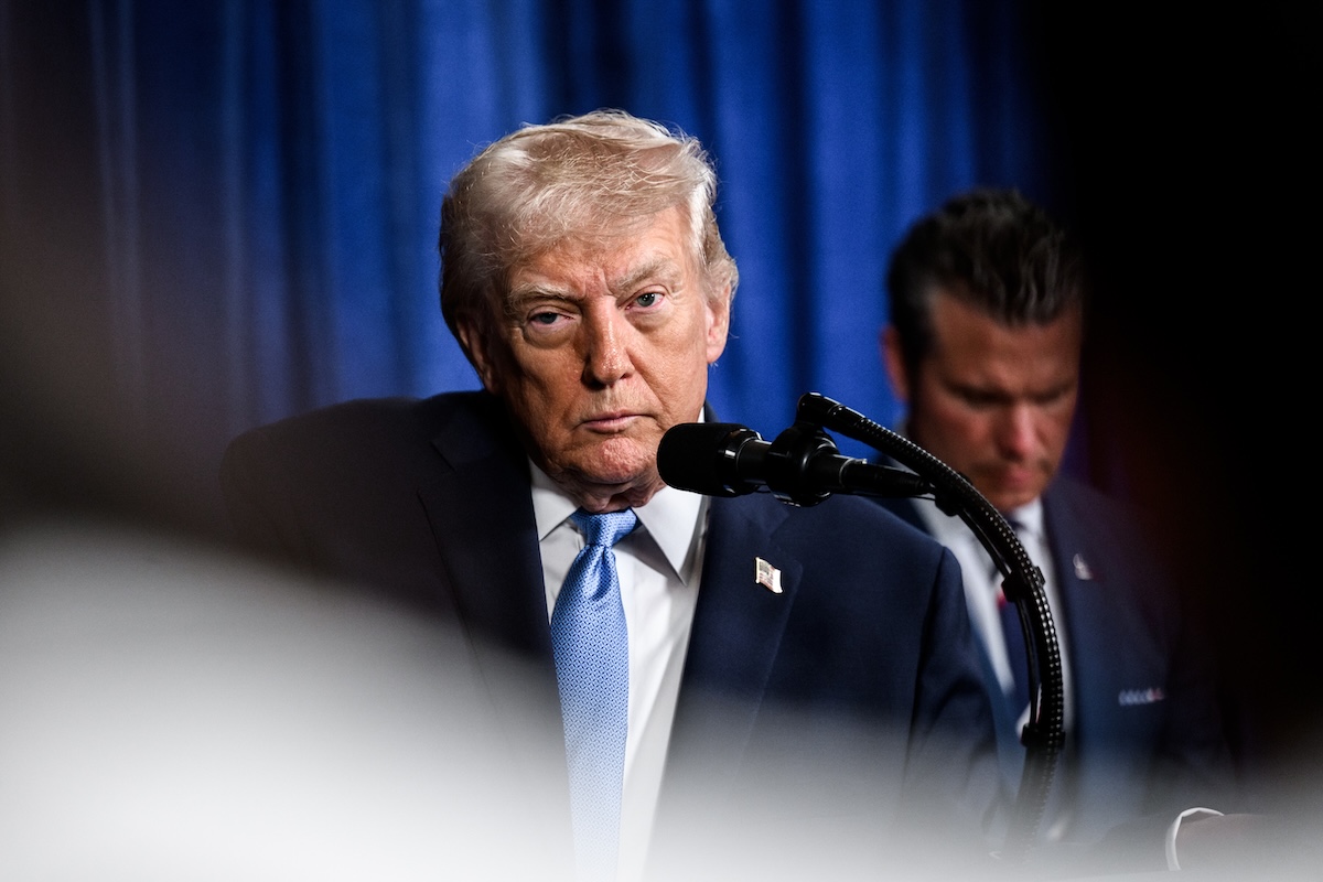 Newsom e l’appello all’Europa: «Sveglia, Trump è un T-Rex»