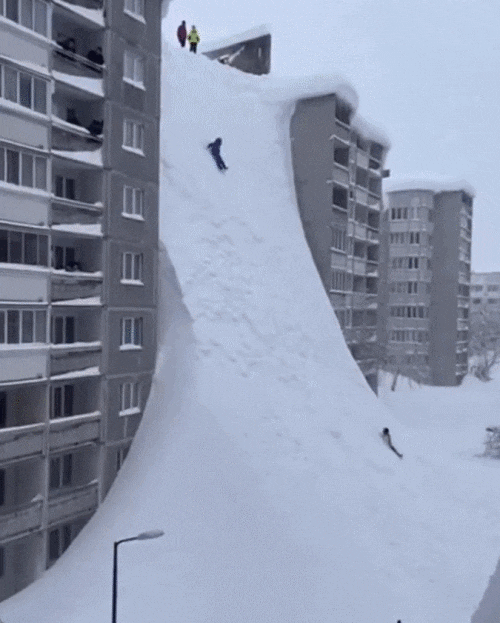 Kamchatka city buried by 10-story snowfall