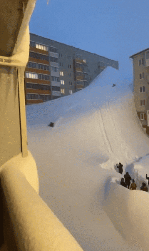 Decades-first snowstorm paralyzes Kamchatka Peninsula