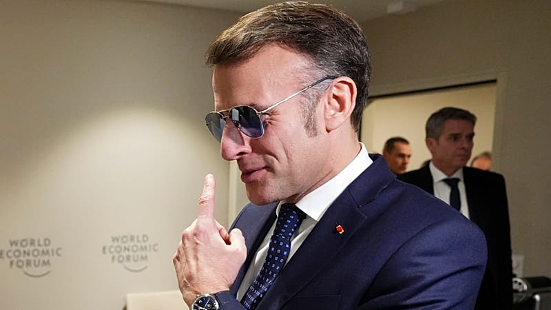Las gafas de aviador de Macron se vuelven virales en el Foro de Davos ...