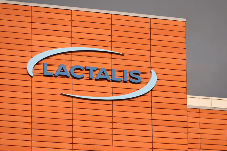 Lactalis rappelle six lots de lait infantile en France, de la marque Picot