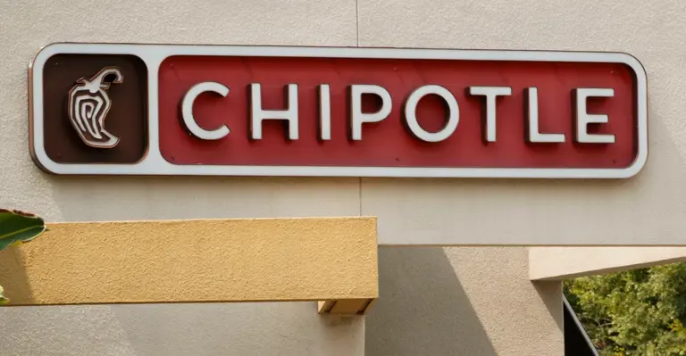 Bill Ackman’s $10K ICE agent donation forces Chipotle to cut ties publicly