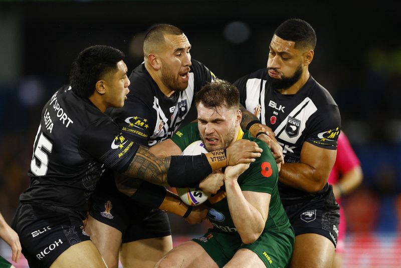 Rugby-Wallabies sign league international Crichton for 2027