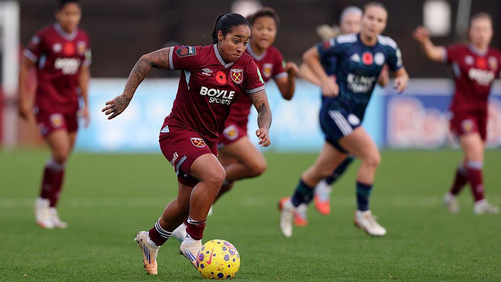 Pavi leaves West Ham for Mexico