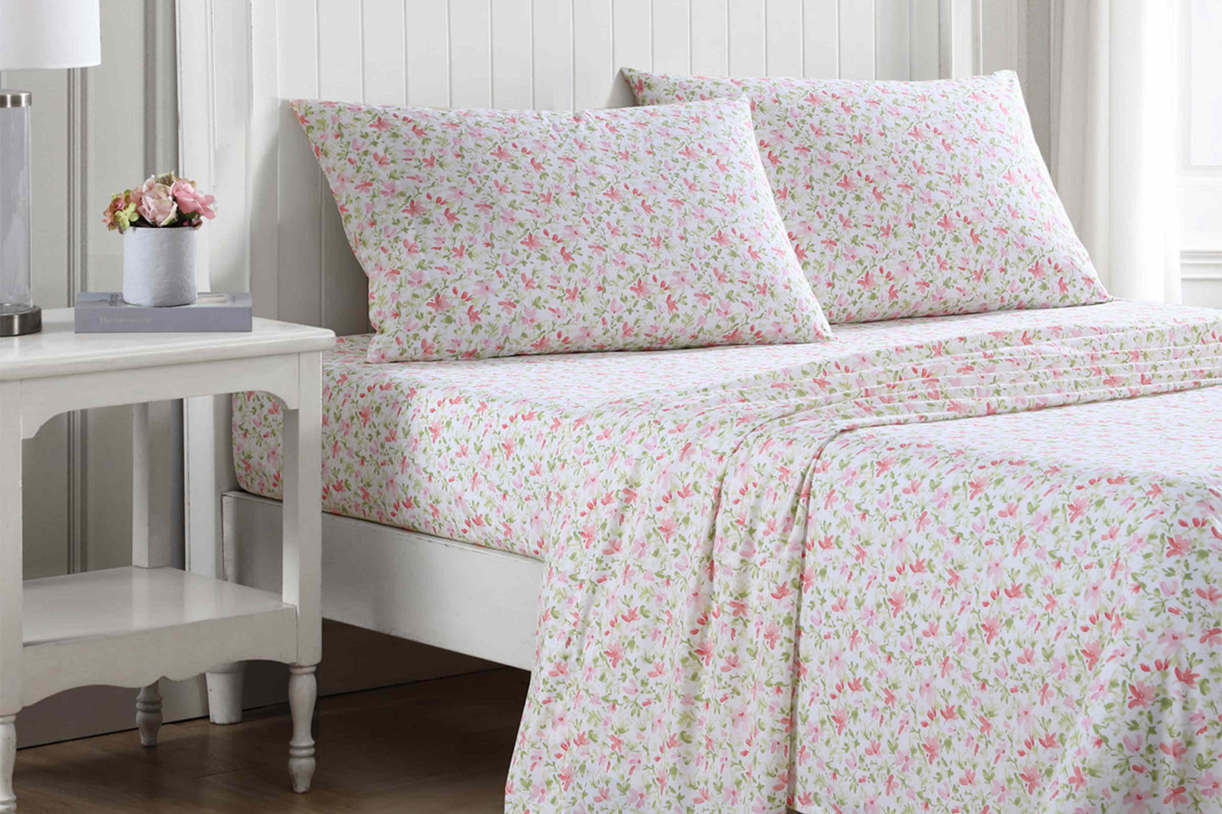 Year-round hot sleepers love Laura Ashley’s ‘breathable’ percale sheets ...