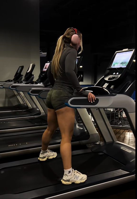 Ab challenge: 200 mountain climbers, 100 sit-ups & more – crush your core!