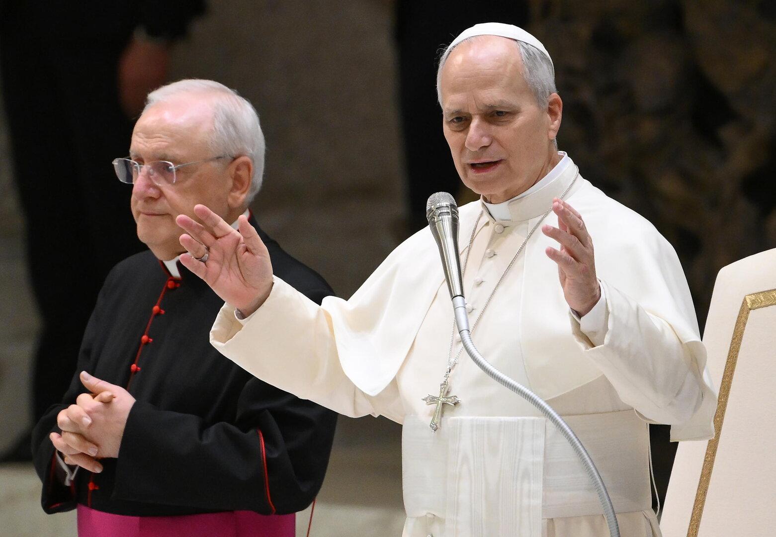 Papst kritisiert Missachtung der Menschenwürde: "Krieg wieder in Mode"