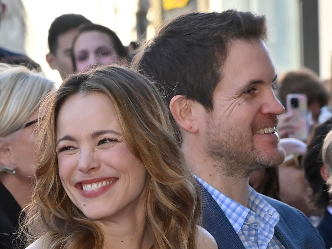 A star for Rachel McAdams: Rare appearance with her partner
