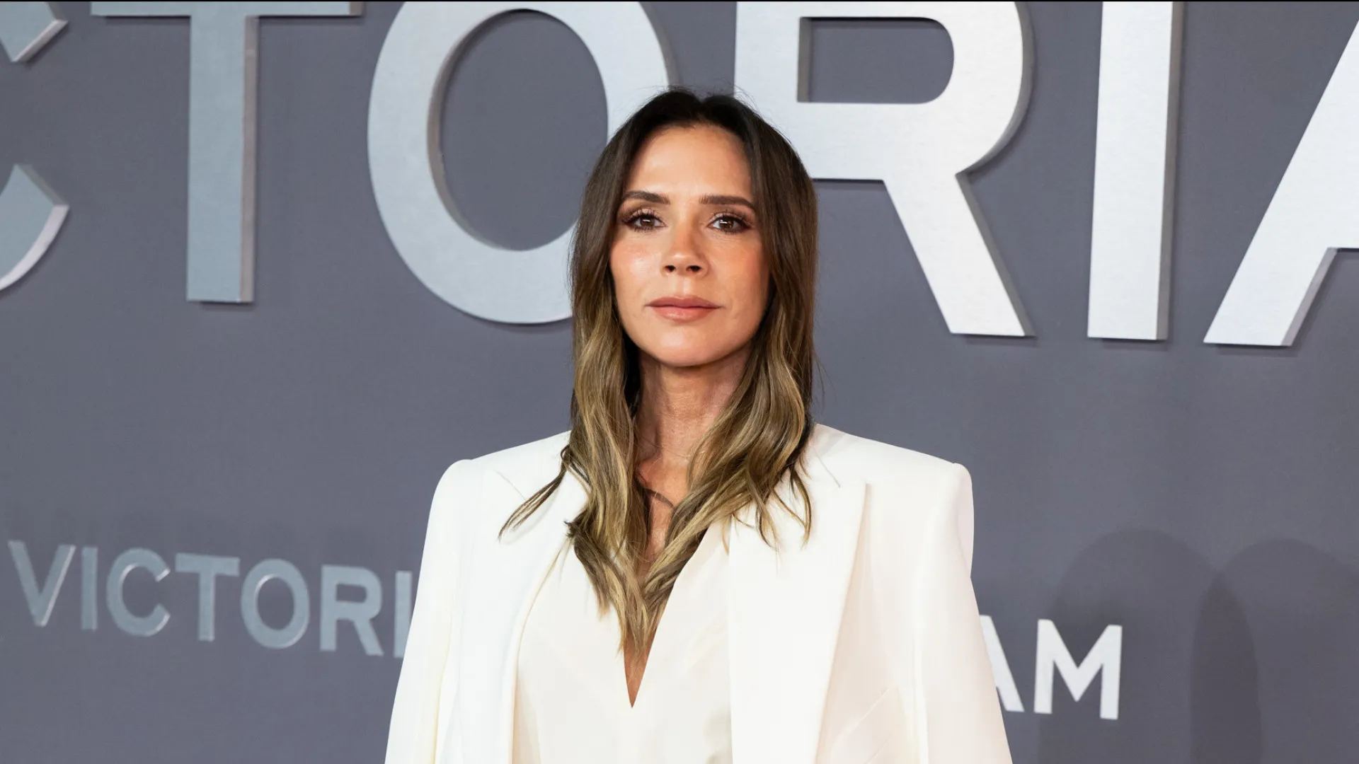 Veja os memes virais que estão deixando Victoria Beckham devastada