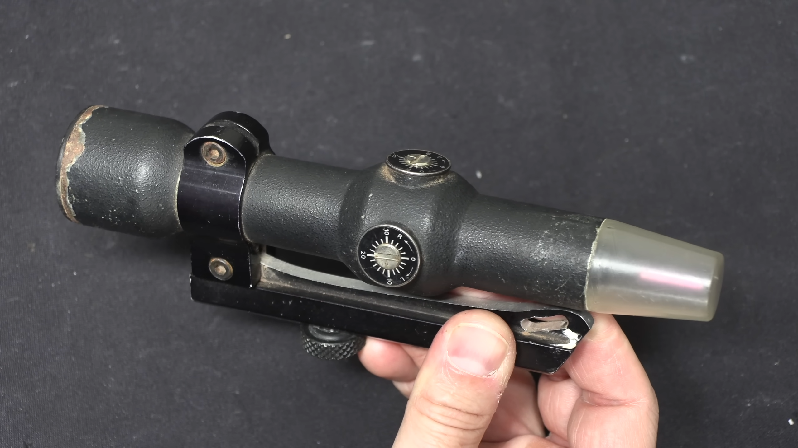 How do red dot sights actually work?