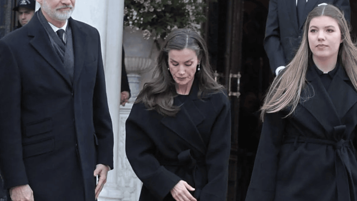 A queens heartbreak: Queen Letizia breaks protocol to comfort victims ...