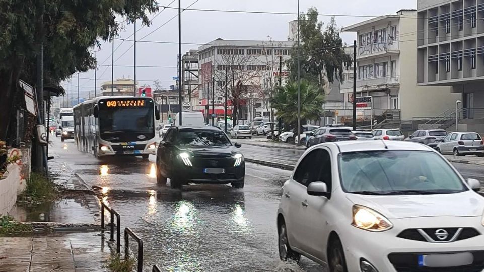 Κακοκαιρία: Πλημμυρίζουν οι δρόμοι, «φουσκώνει» ο Ιλισσός - Το CNN ...