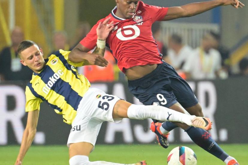 Mercato : le milieu de Fenerbahçe Sebastian Szymanski attendu à Rennes