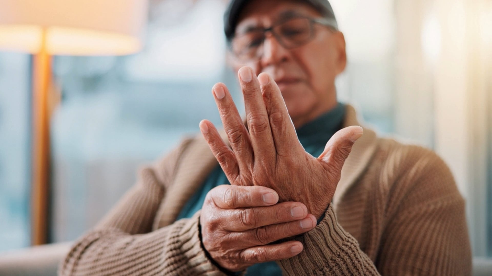 Men's bone health crisis: 25% at risk, but only 2% getting screened