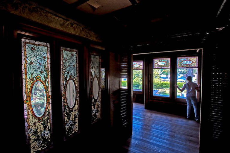 Inside gun heiress's 'weirdest house ever built' haunted by thousands ...