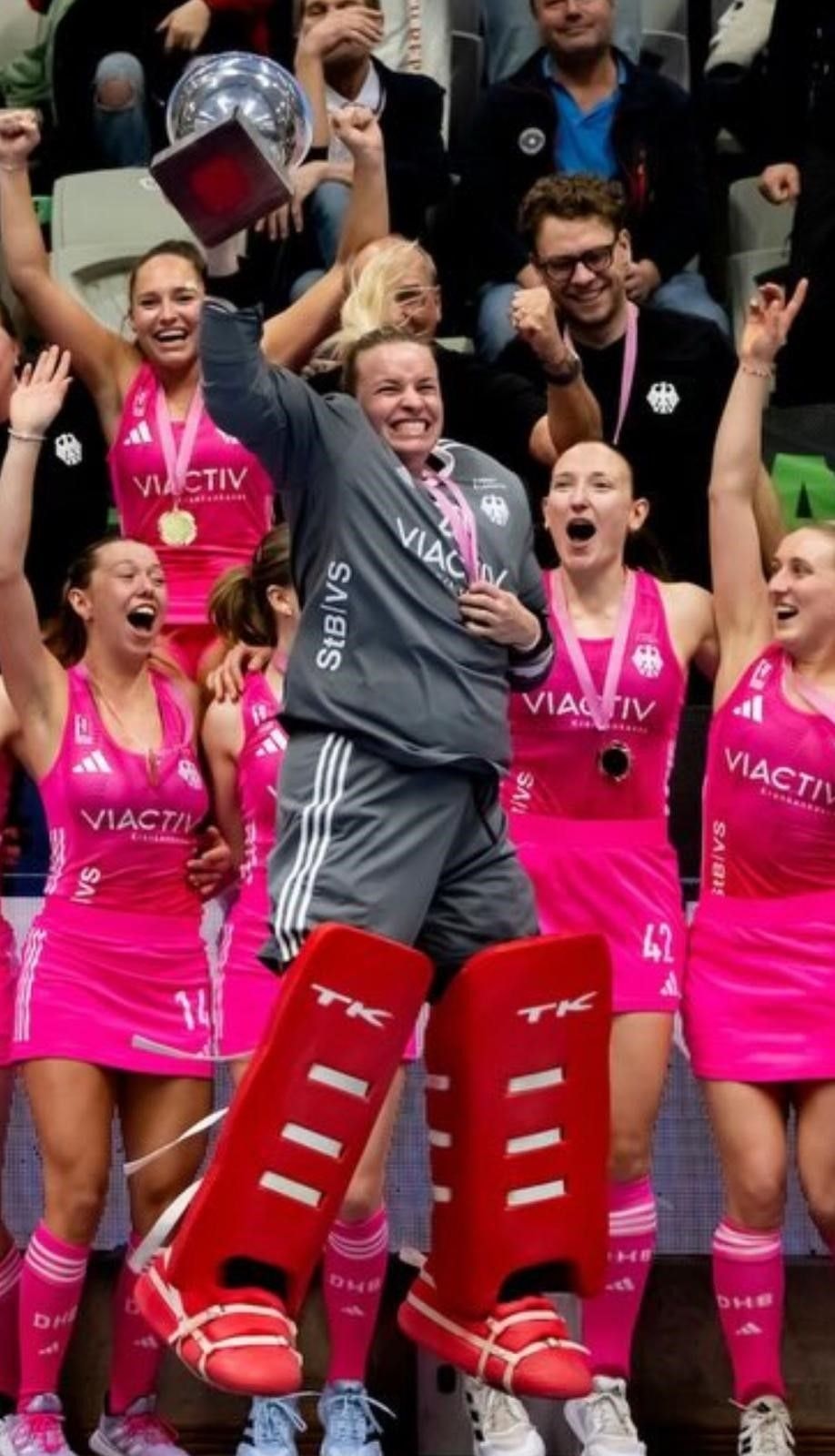 Hockey: Julia Sonntag von Rot-Weiss Köln beendet Karriere im ...