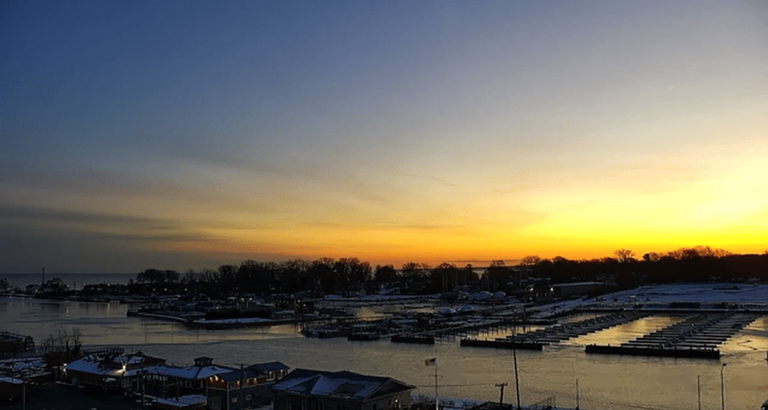 Sunrise smart start: Liquor law change, Big Boy at Letchworth