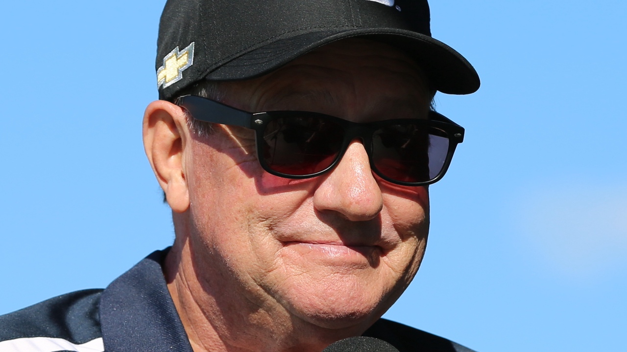 70-year-old NASCAR icon Ken Schrader snags wild Arizona Shootout victory