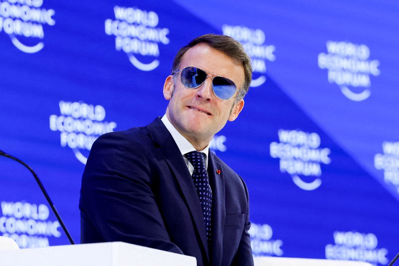 Macron's 'Top Gun' shades win the internet as leaders wrangle over ...