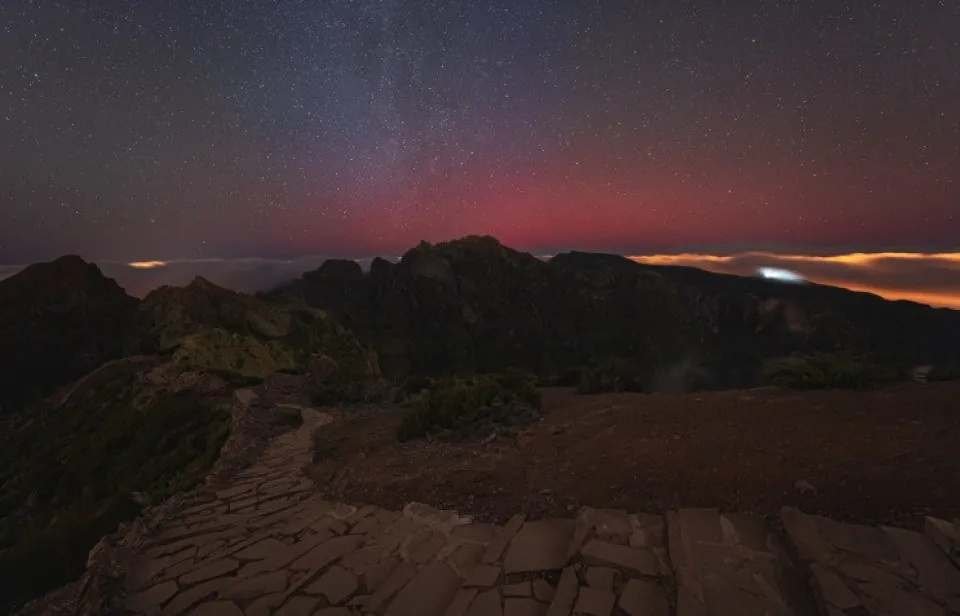 Auroras boreais também coloriram a Madeira. As imagens do Pico do Areeiro