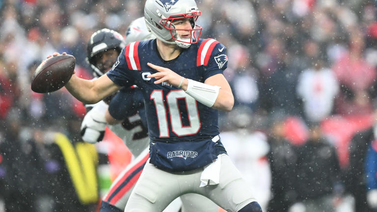 Patriots vs. Broncos prediction: Odds, picks, best bets, player props ...