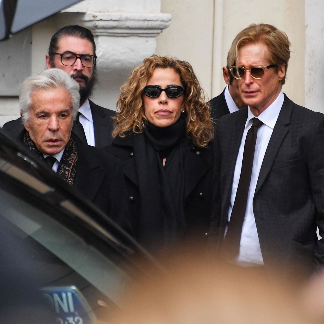 Italia despide a Valentino: la familia del diseñador, rota de dolor en ...