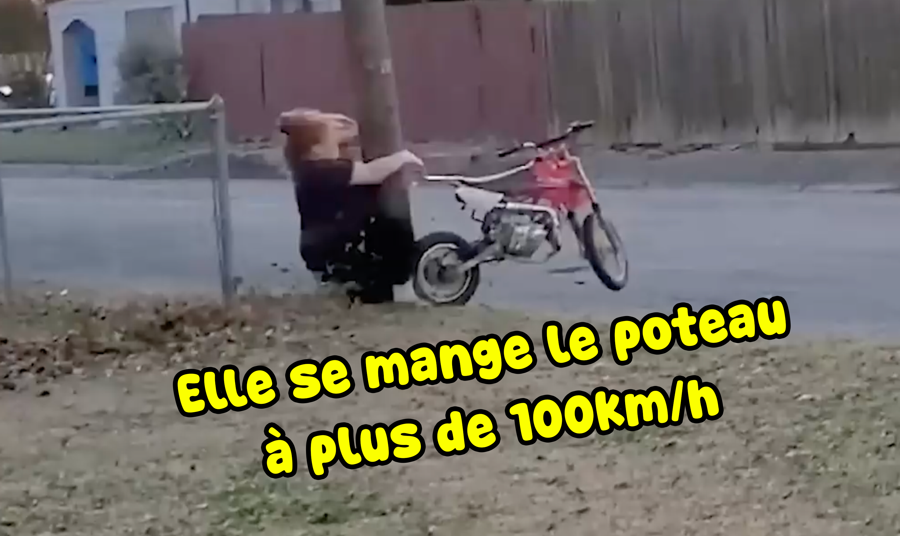 Elle se mange le poteau à plus de 100km/h