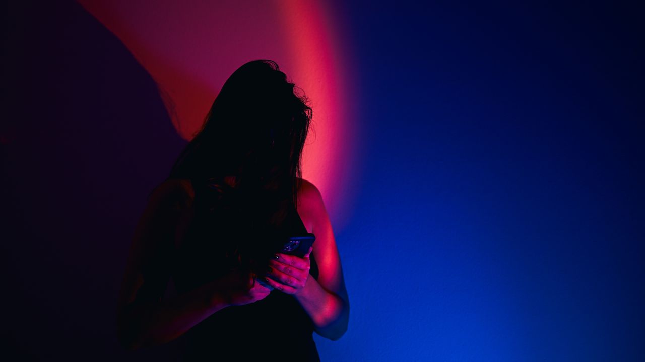 Diagnostic dilemma: A woman experienced delusions of communicating with ...