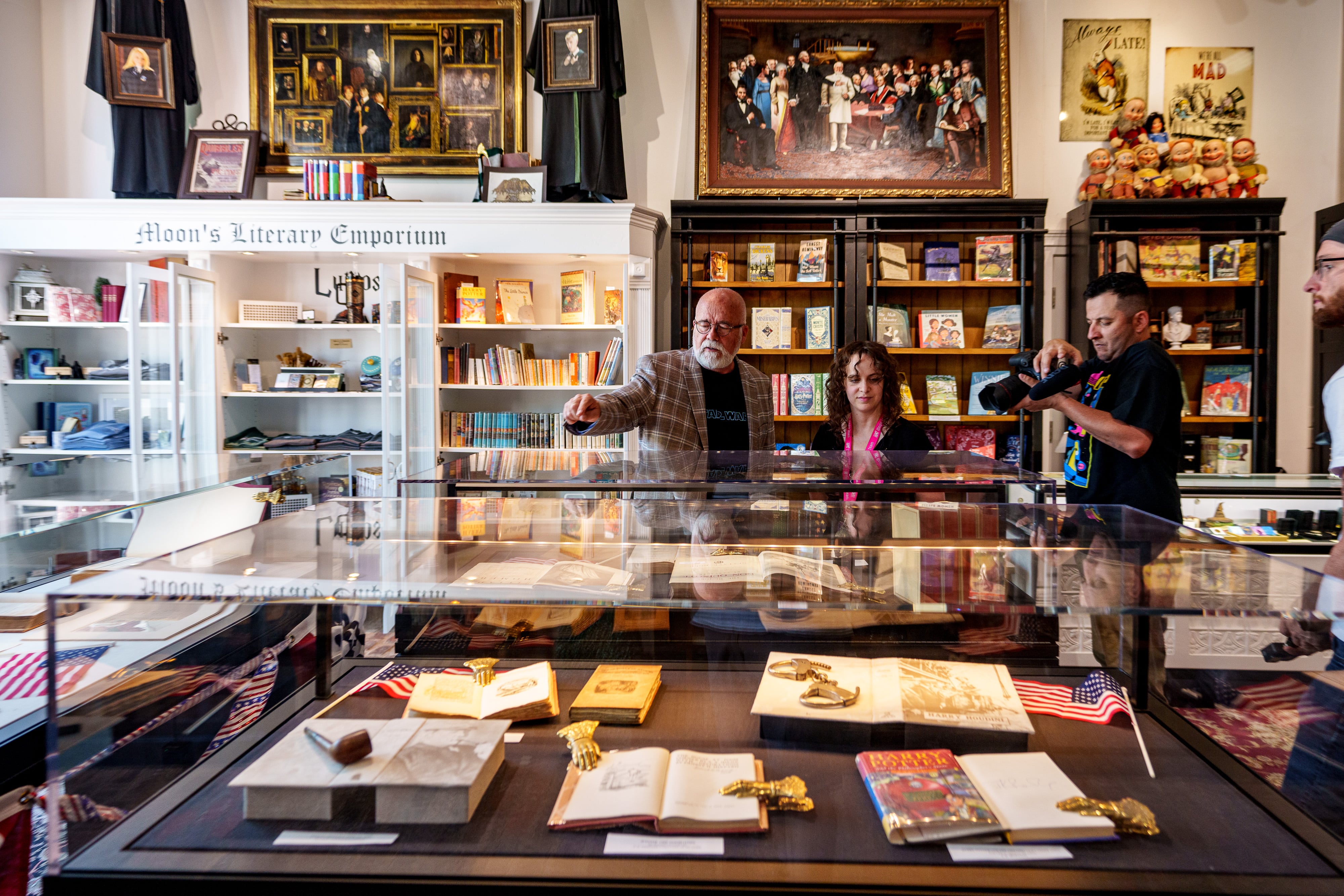 A beloved actor from ‘The Lord of the Rings’ visits a Utah County bookstore