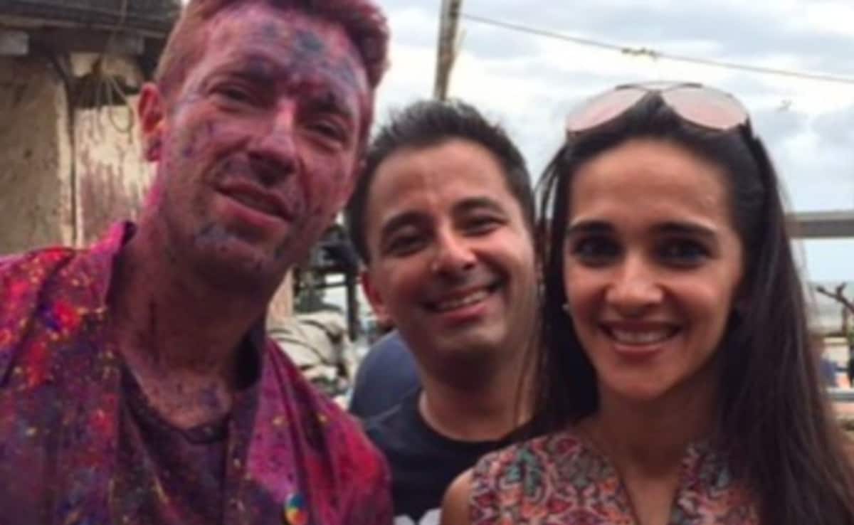Actress Tara Sharma joins the 2016 trend, shares picture with Coldplay ...
