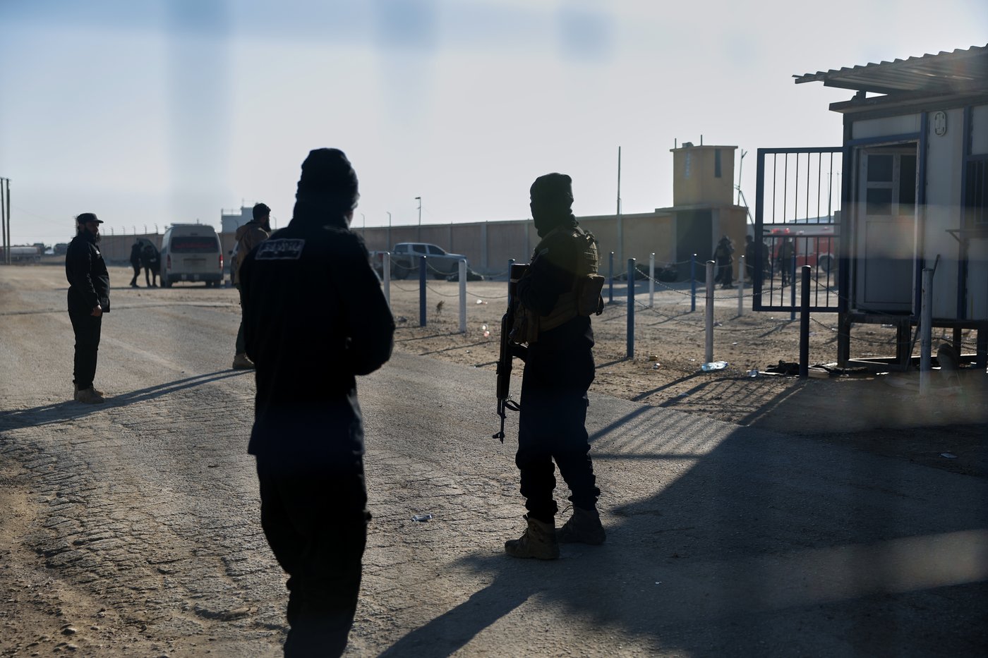 US military transfers the first 150 Islamic State group detainees from ...