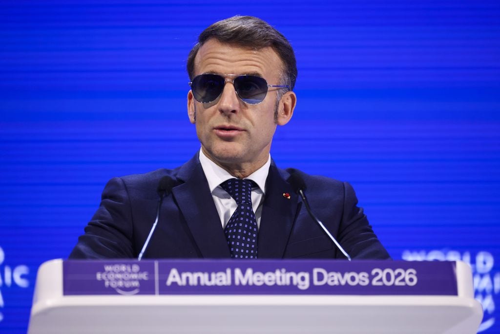 El secreto del look de Emmanuel Macron al estilo 'Top Gun' con gafas de ...