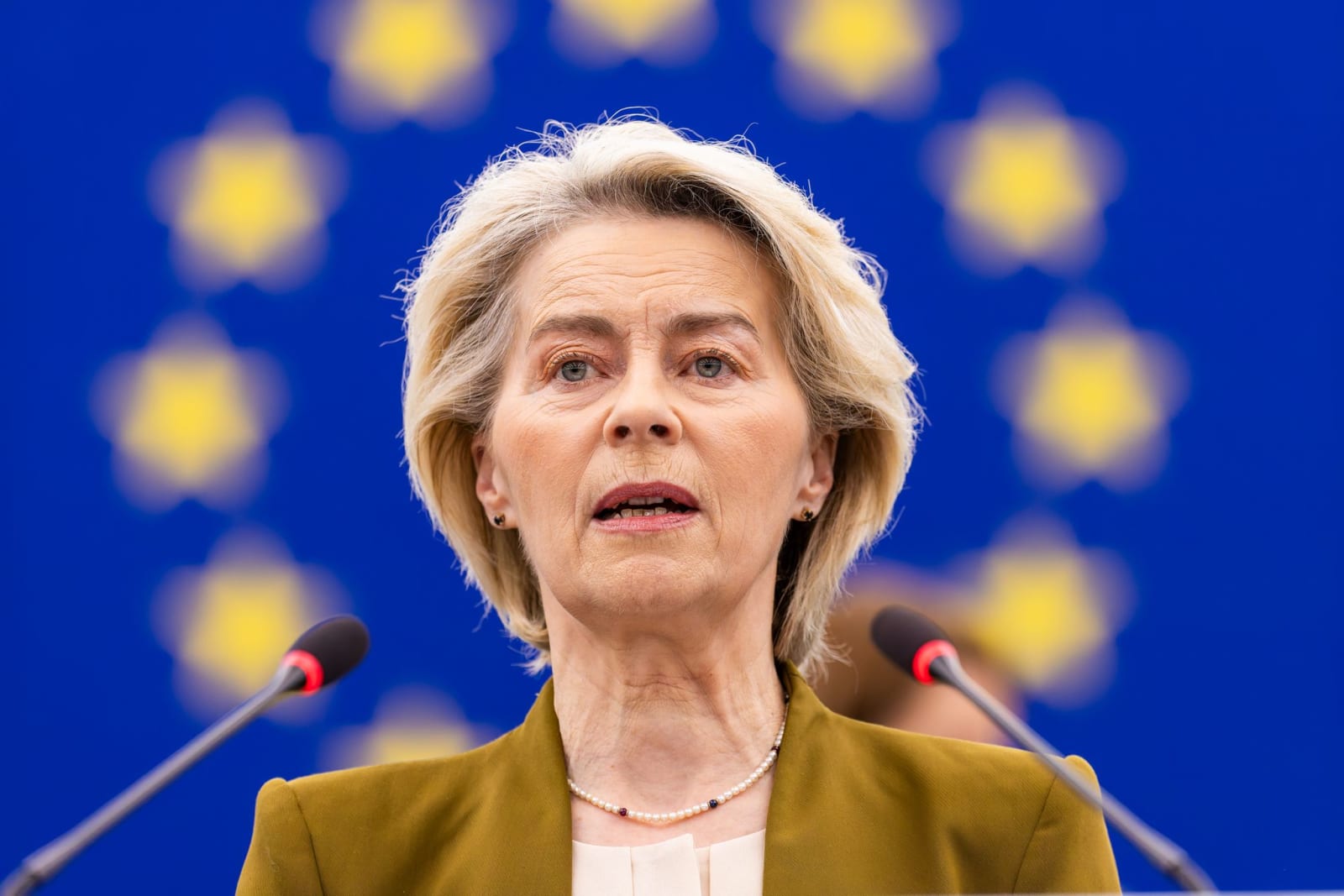 EU's von der Leyen sees relations with US at 'crossroads'