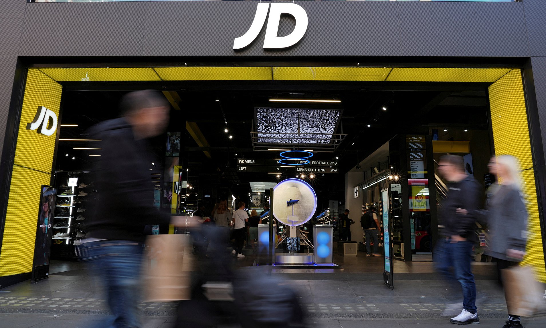 JD Sports sees UK sales fall over crucial Christmas period