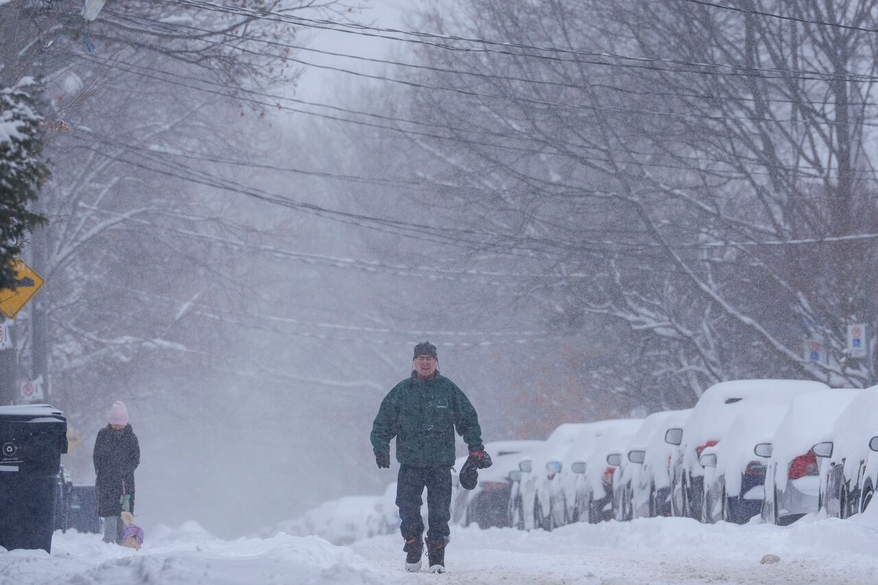 Heavy snowfall warning in Toronto to affect morning commute