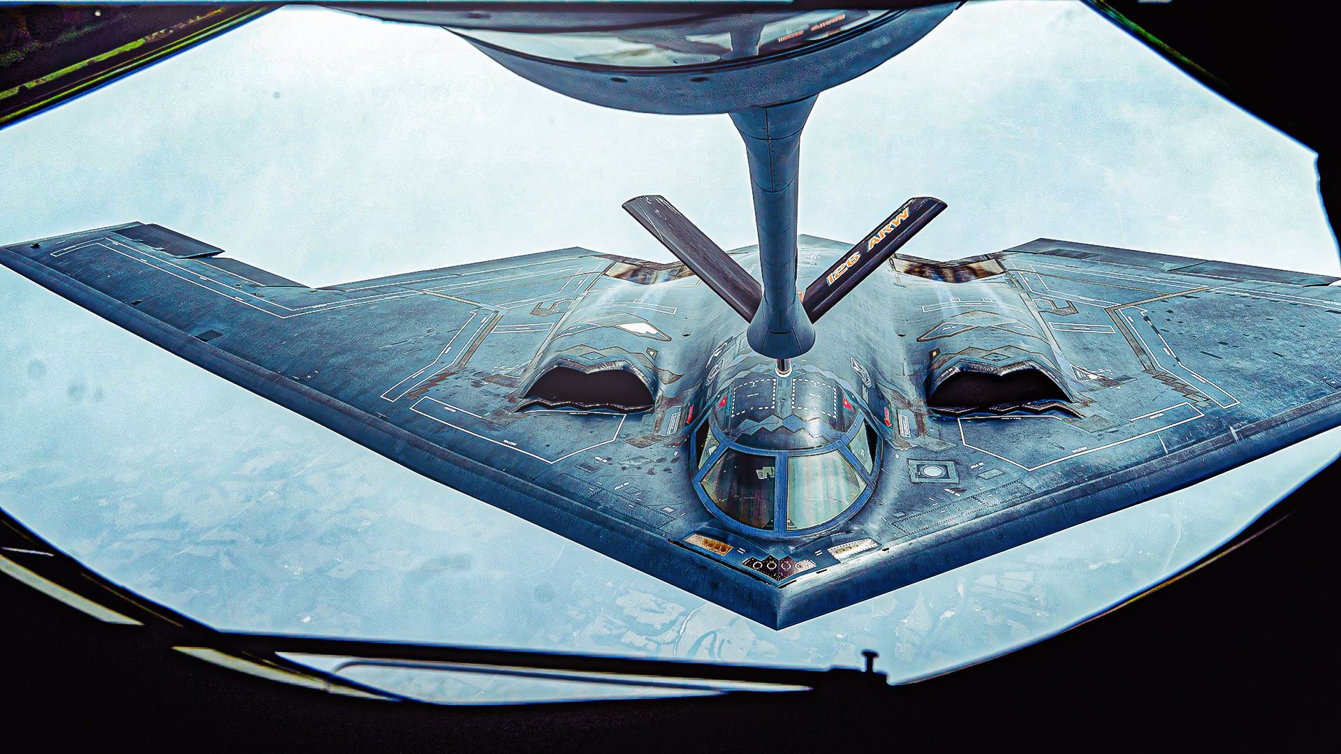 The striking differences between the B-1 & B-2 bombers