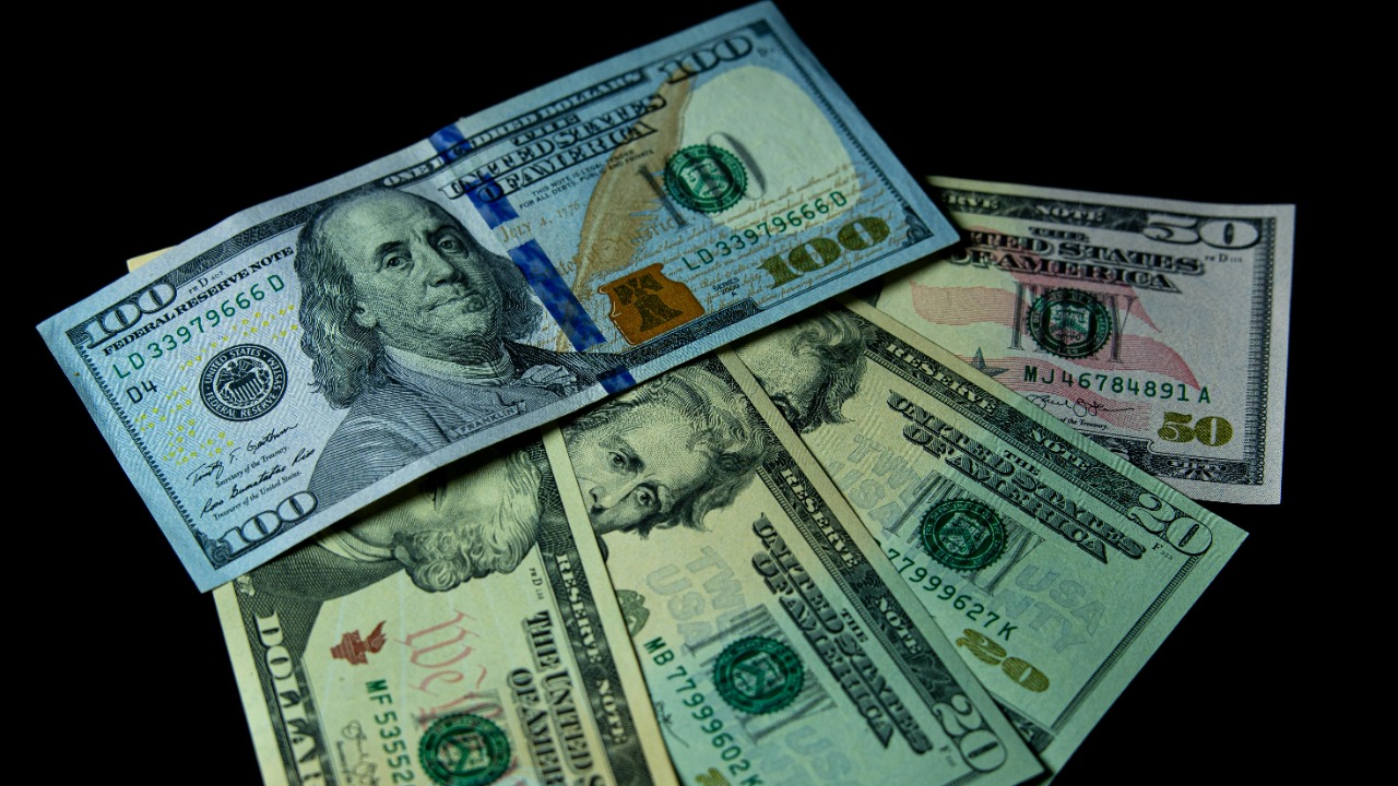 New blue $100 bills could secretly be worth $2,500 to collectors
