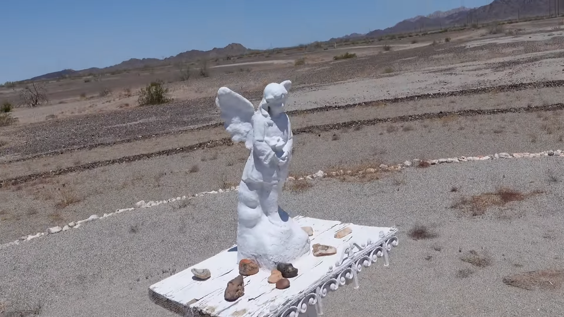 A secret shrine in the desert - with no name and no story