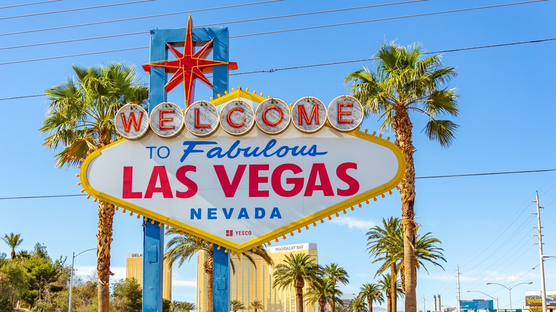 The 5 best retro hotels in Las Vegas for a colorful and kitschy getaway ...