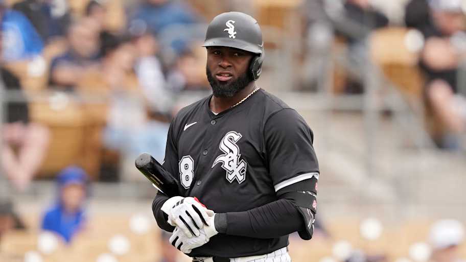 Reds dodge Luis Robert Jr. disaster after White Sox surprising trade