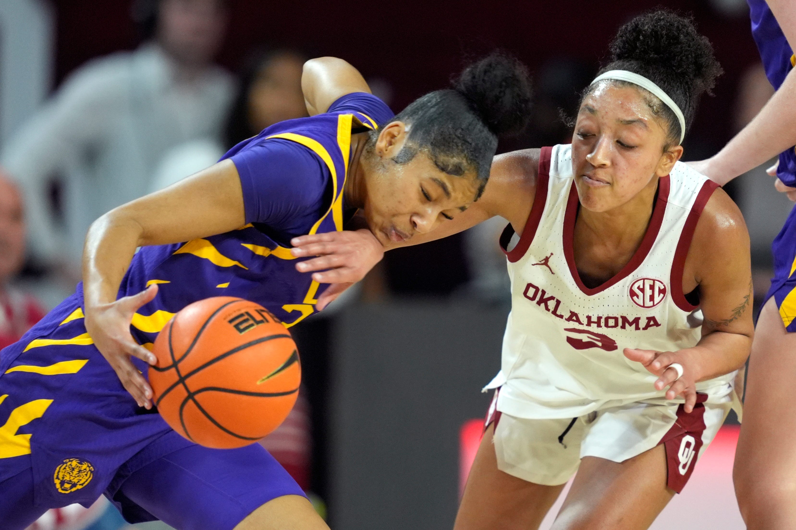 Rising star shines for LSU women's basketball in career game
