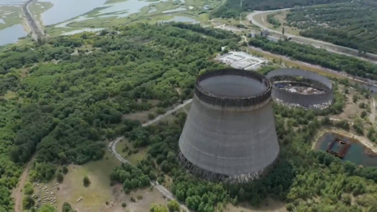 Why Chernobyl remains dangerous while Hiroshima thrives