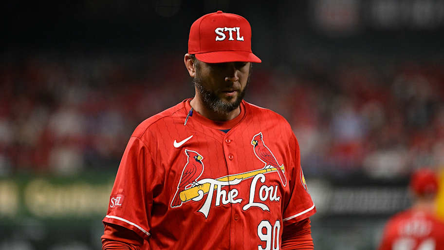 Cardinals take flier on another high-velocity righty
