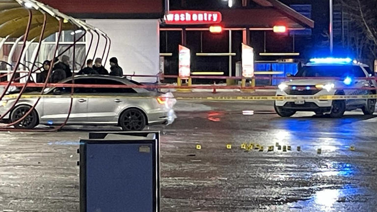 Chicago crime: Man shot, killed at West Side car wash, police say
