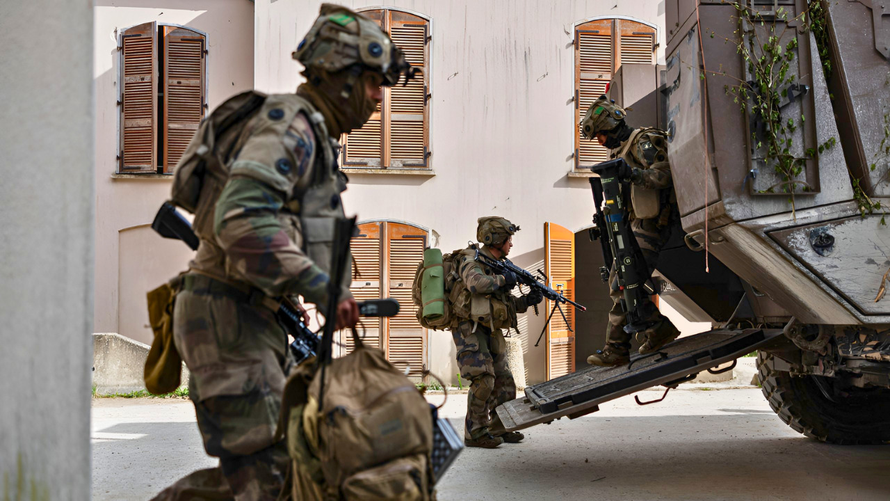 UK, France sign deal to put troops inside Ukraine—Russia designates ...